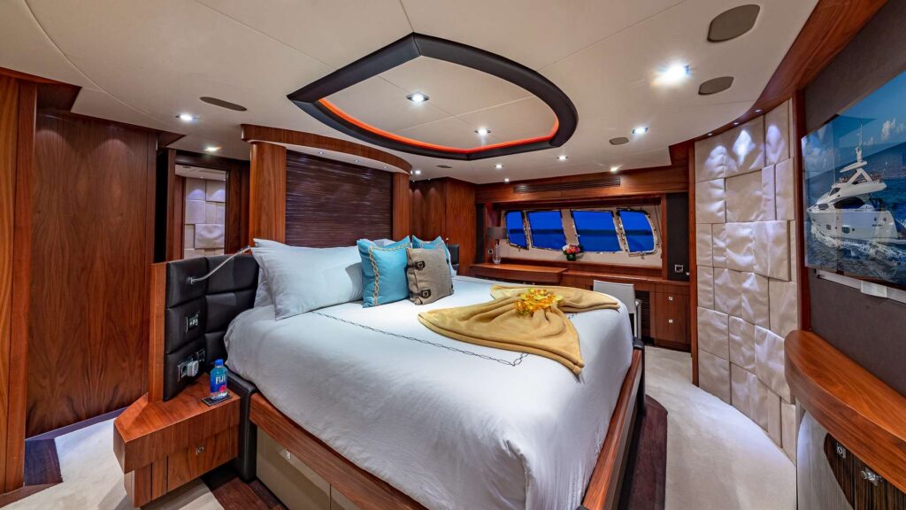 EMRYS - WORLD YACHT CHARTER
